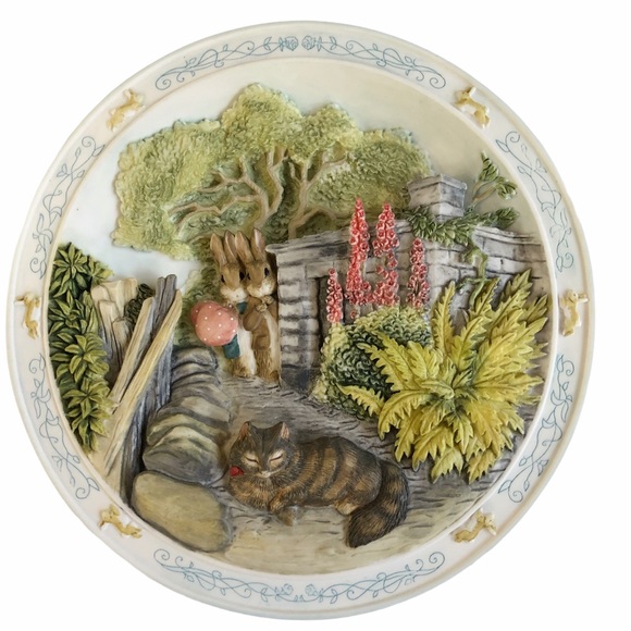 The Bradford Exchange | Accents | Round That Corner 3d Peter Rabbit ...